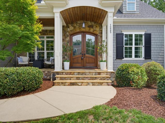 1225 Reservoir View Lane