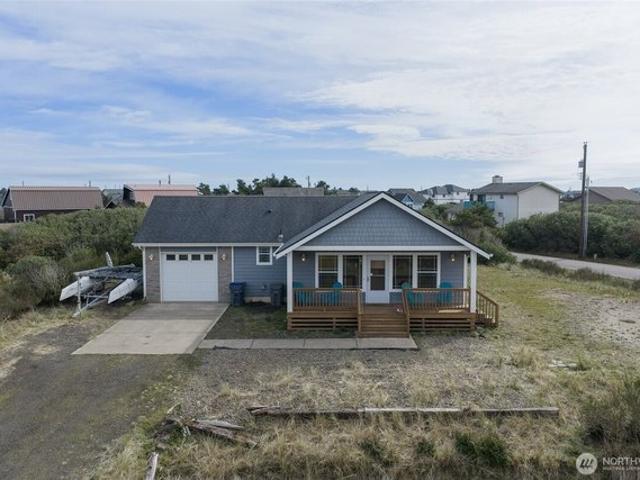 1225 Storm King Ave SW, Ocean Shores, WA 98569