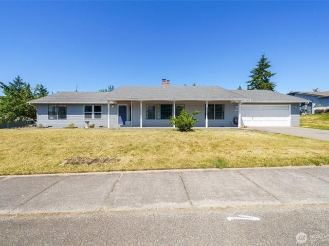 1225 SW Barrington Dr, Oak Harbor, WA 98277