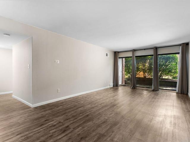 1225 S Maple Road # 105