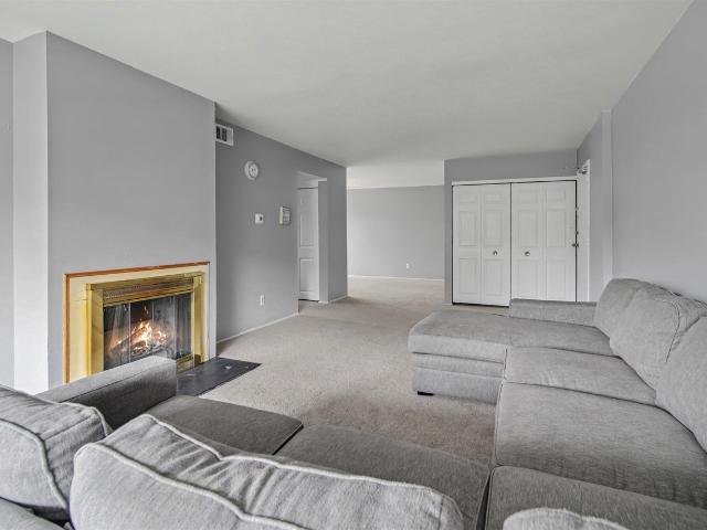 1225 S Maple Road # 307