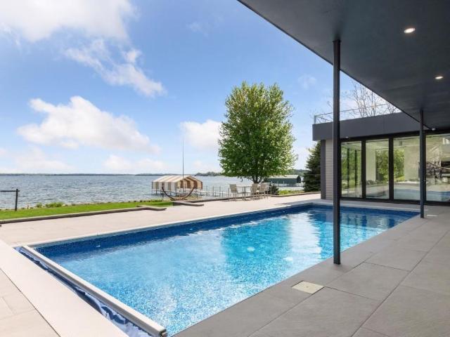 1225 Shoreline Drive