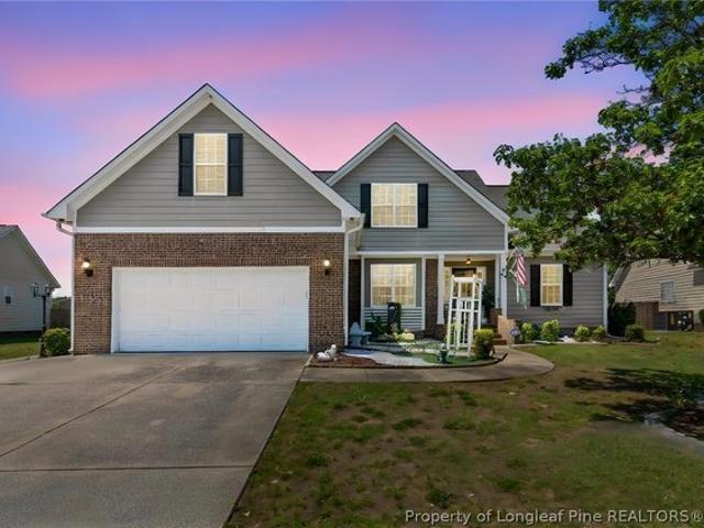 1225 Thistle Gold Dr, Hope Mills, NC 28348