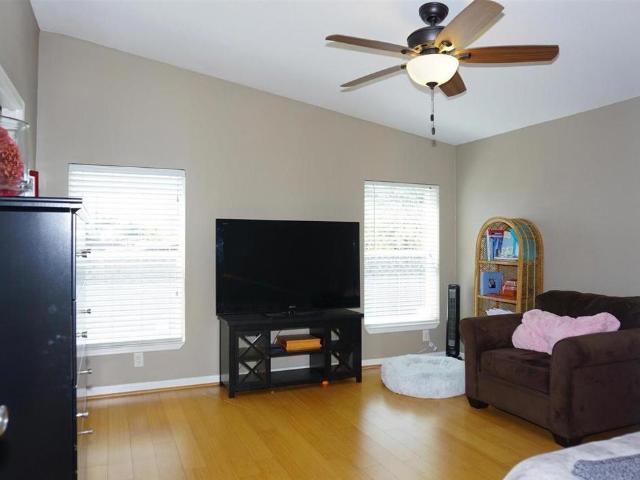 1225 vienna dr 38