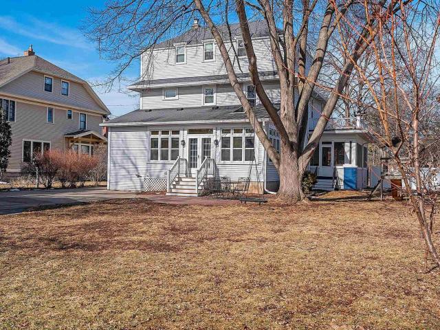 1225 Washington Ave, Oshkosh, WI