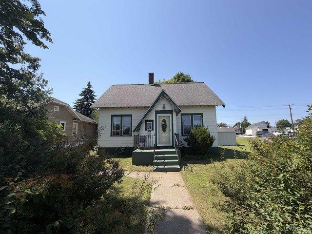 1225 Washington Ave, Escanaba, MI 49829