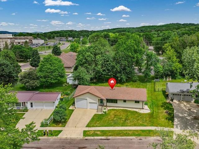 1225 17th St, Reedsburg, WI 53959