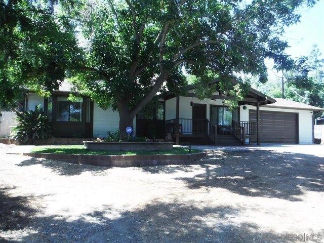 12261 Linroe Dr, Lakeside, CA 92040