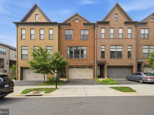 12264 Sweet Willow Ln, Fairfax, VA 22030