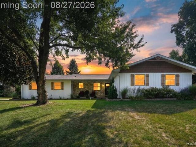 12265 Sharp Rd, Fenton, MI 48451