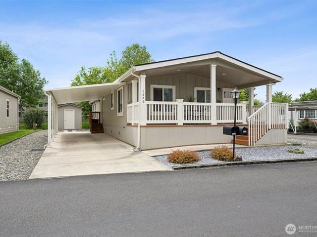 1226 Maple Dr, Enumclaw, WA 98022