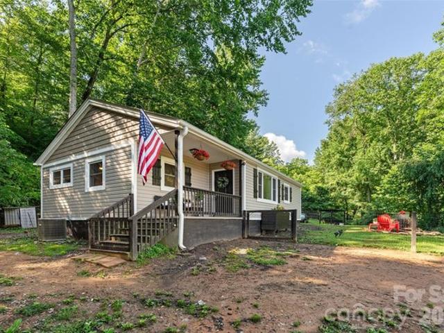 1226 Newfound Rd, Leicester, NC 28748