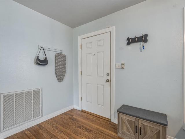 1226 Camden Way