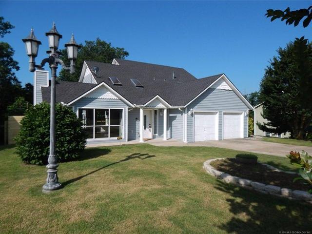 1226 Forest Ln, Catoosa, OK 74015