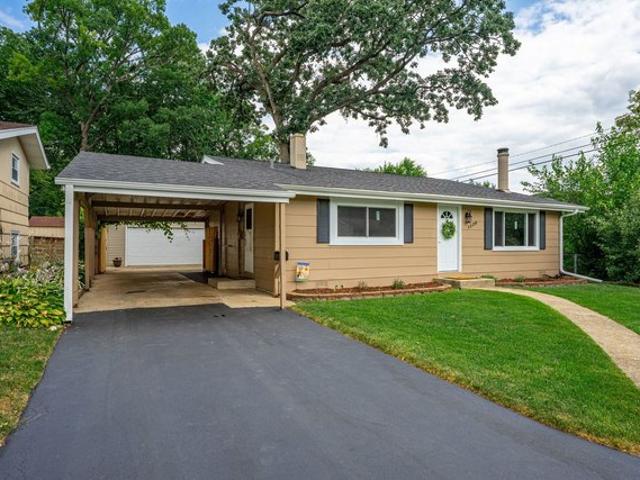 1226 Grant Dr, Carpentersville, IL 60110