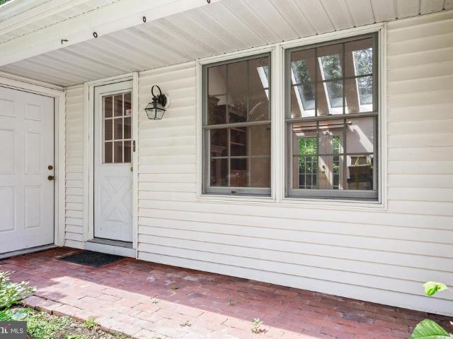 1226 Kay Drive W