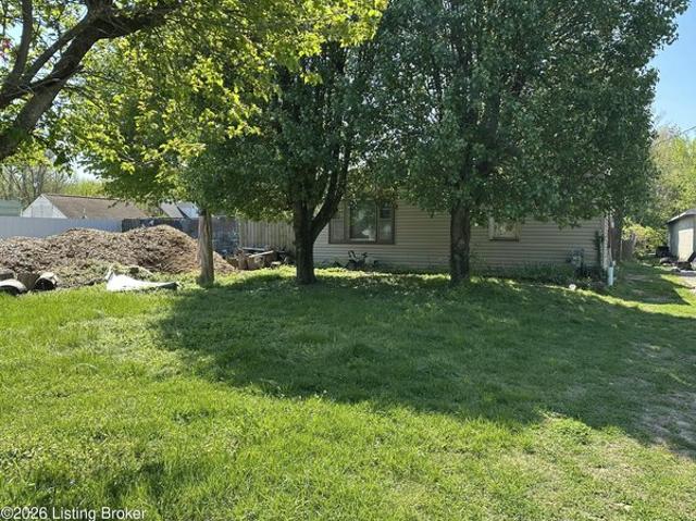 1226 Lipps Ln, Louisville, KY 40219