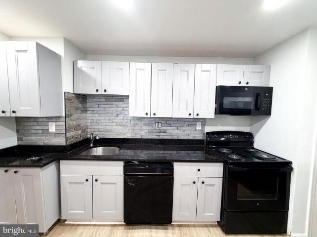 1226 Pratt Street W