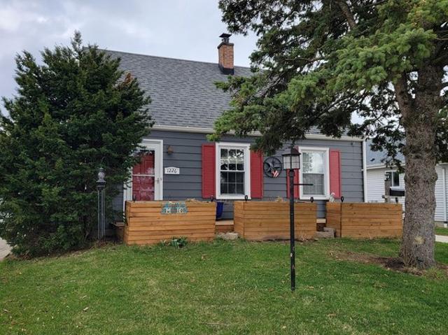 1226 S 112th St, Milwaukee, WI 53214