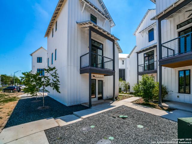 1226 S Presa St, Unit 400, San Antonio, TX 78210 | MLS #1894 | Compass