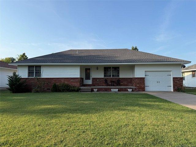 1226 SE Graham Ct, Pryor, OK 74361