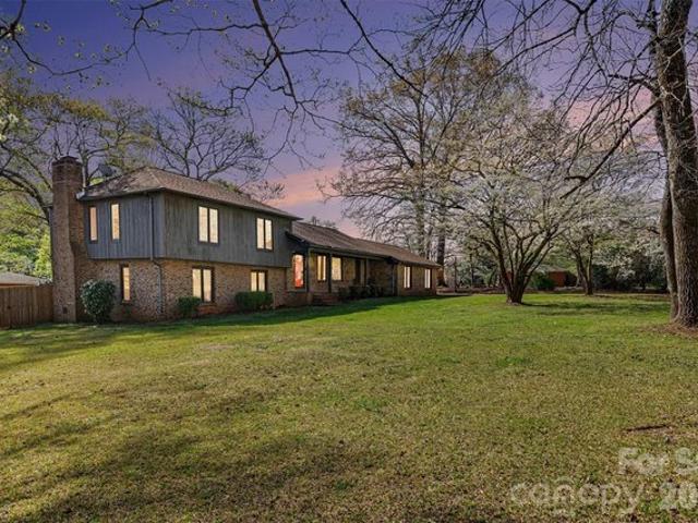 1226 Twin Lakes Rd, Rock Hill, SC 29732