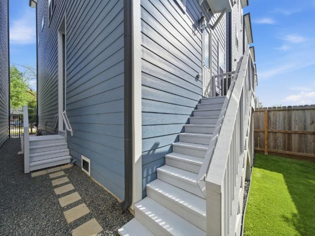 1226 W 21st Street