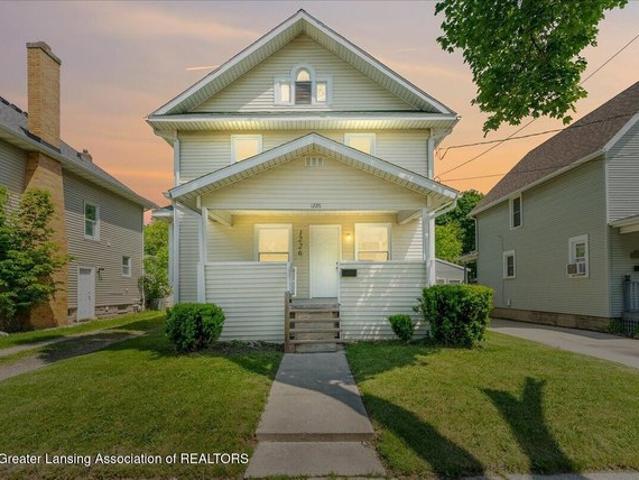 1226 W Hillsdale St, Lansing, MI 48915