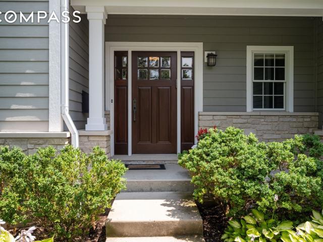 1226 Wilmot Rd, Deerfield, IL