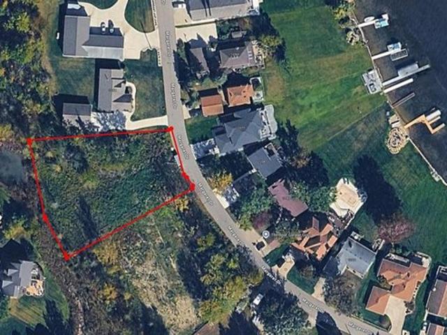 12270 Margaret Dr, Fenton, MI 48430