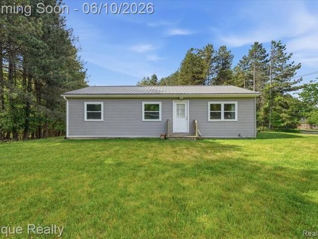 12272 E Mount Morris Rd, Richfield Township, MI 48423