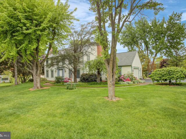 12275 Knollwood Cir, Waynesboro, PA 17268 | MLS #PAFL2033 | Compass