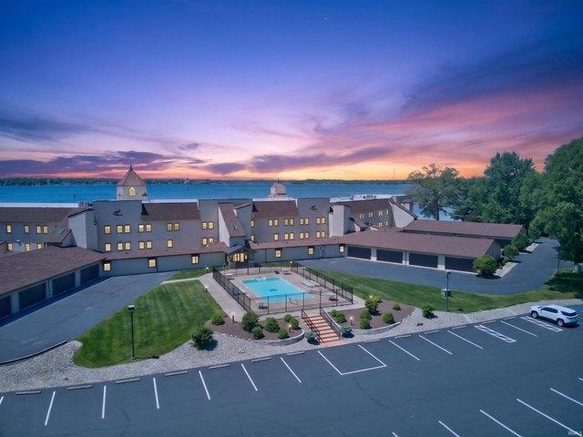 12275 N Ogden Point Rd Apt 310, Syracuse, IN 46567