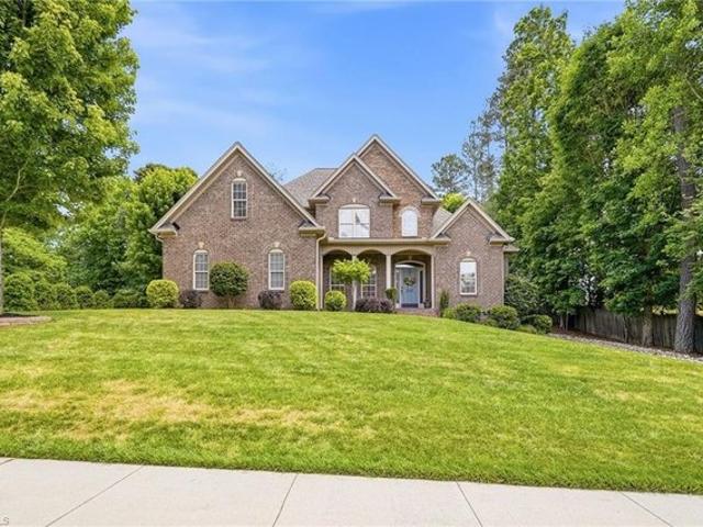 1227 Meadowlands Dr, Winston Salem, NC 27107