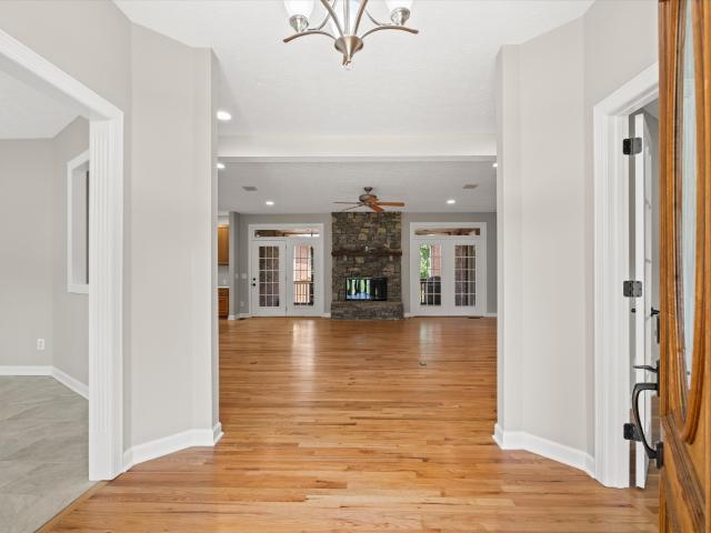 1227 Mount Vernon Ln