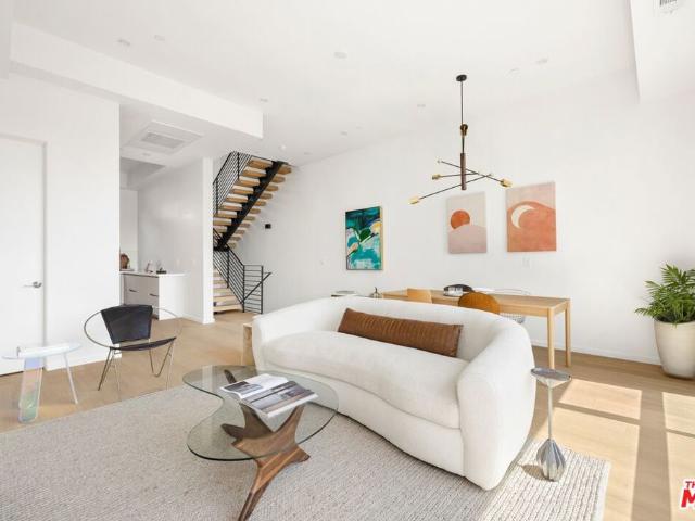1227 N Formosa Avenue 4