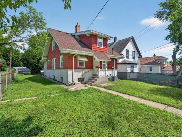 1227 Arkwright St, Saint Paul, MN 55130