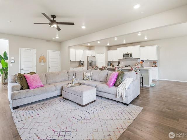 1227 Baker Heights Loop