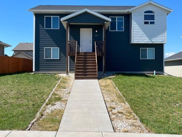1227 Juneau Dr, Box Elder, SD 57719