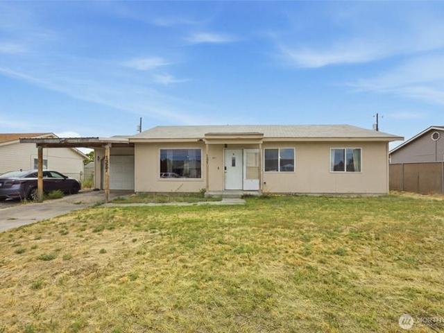 1227 Lowry St, Moses Lake, WA 98837