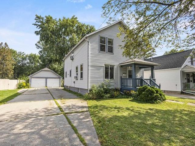 1227 Porlier St, Green Bay, WI 54301