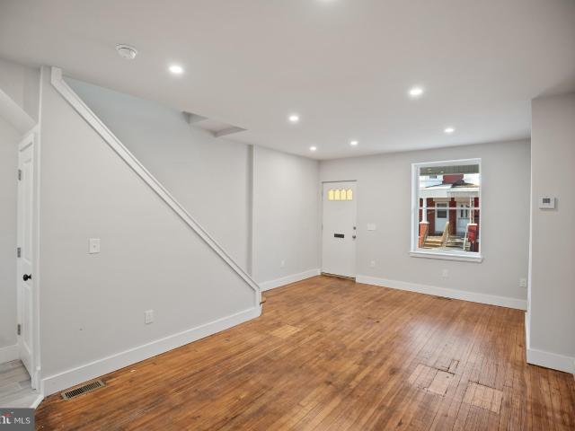 1227 S Peach St, Philadelphia, PA 19143 | MLS #PAPH2612