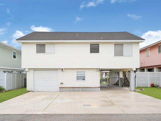 1227 Sailfish St, Hitchcock, TX 77563