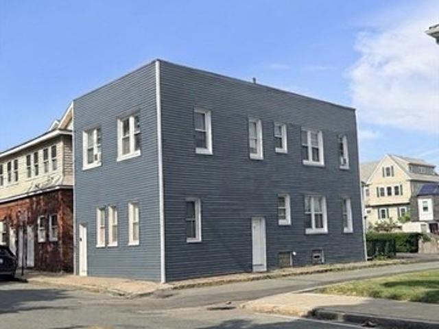 1227 Sea St, Quincy, MA 02169
