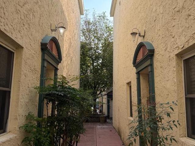 1227 Shackamaxon Street # 8