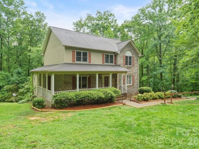 1227 Shirebourn, Hickory, NC 28602