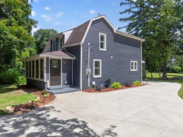 1227 Wayne St, Jackson, MI 49202