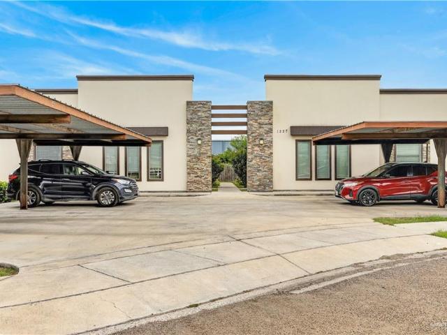 1227 White Oak Drive