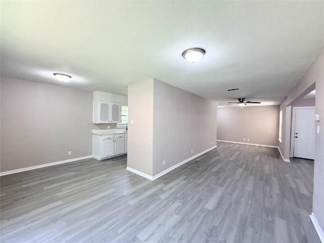 1228 Oak Drive