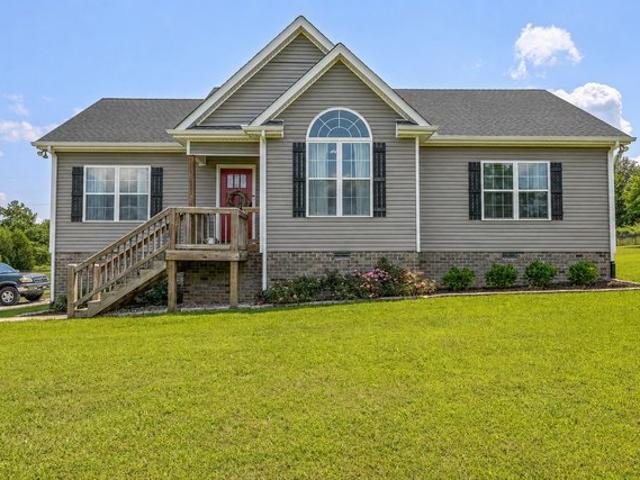 1228 Old County House Rd, Charlotte, TN 37036